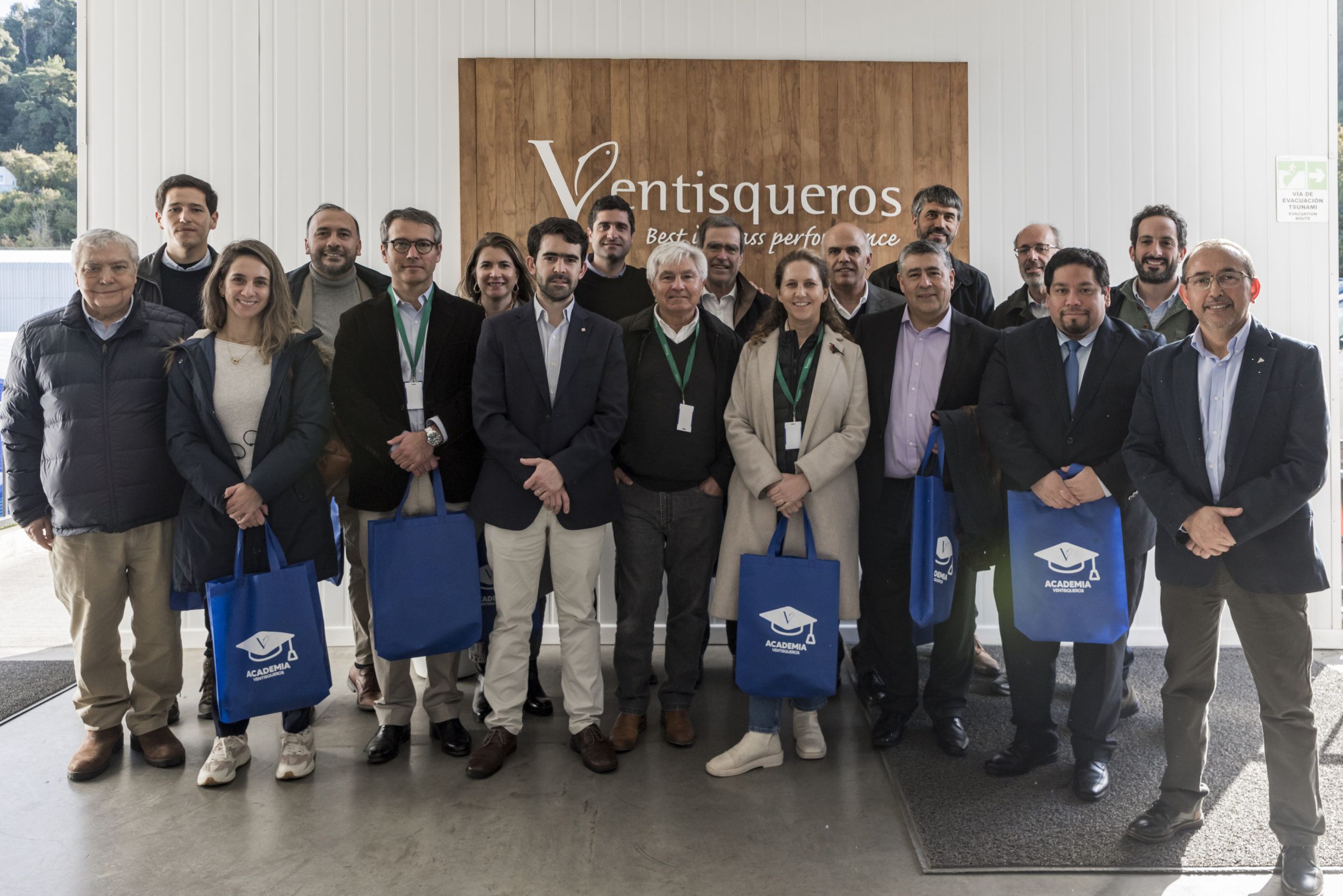 Comité Ejecutivo de Sofofa se reúne con salmonicultores impulsando la descentralización ...